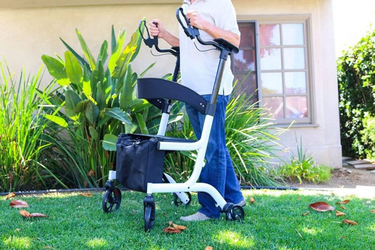 5 Best Upright Walkers for Seniors (2022): Reviews & Guide